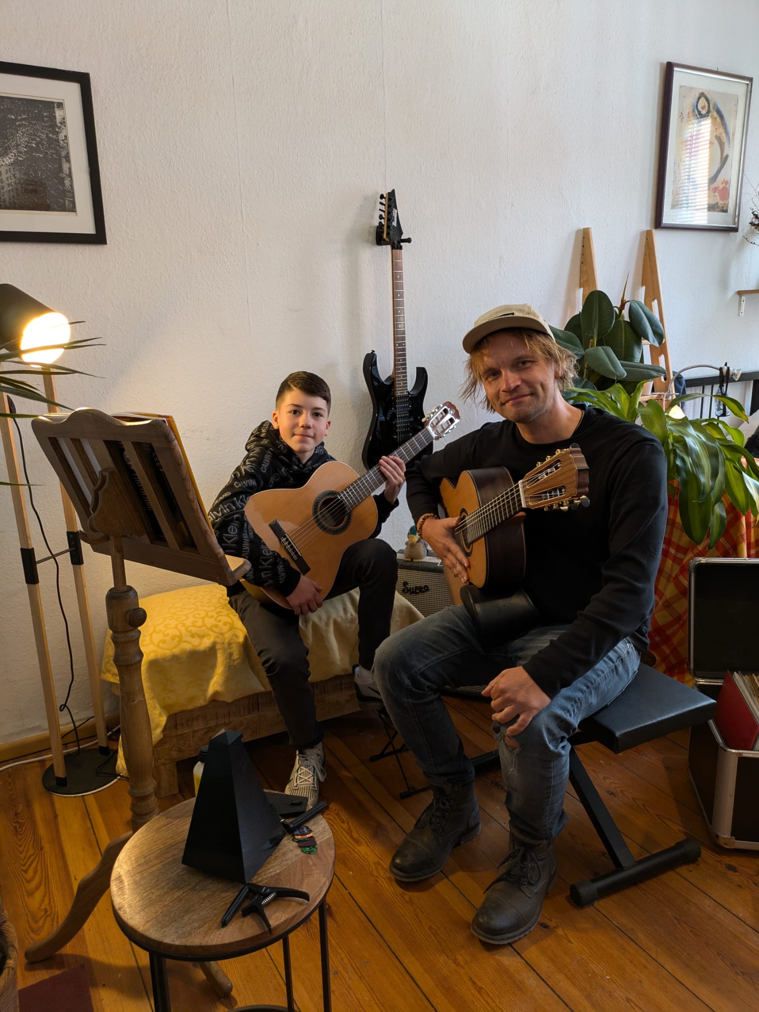 Gitarre lernen in Berlin-Neukölln – MIHA